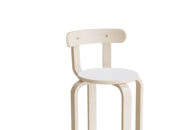 Oscar pall med ryggstöd 440 mm, sits i vit laminat, stativ i ...
