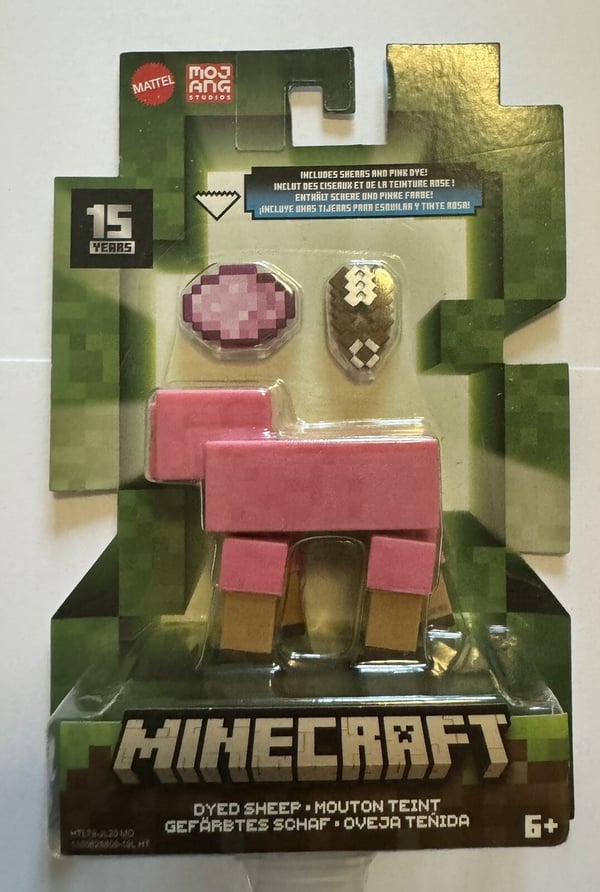 Minecraft Dyed Sheep 325 inch Action Figure With Accessories Brand New ...