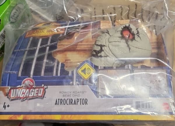 Jurassic World Dominion Uncaged Rowdy Roars Velociraptor Blue Baby Beta ...