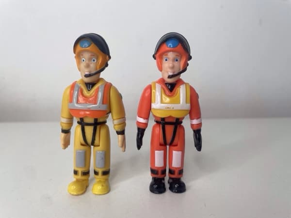 Fireman Sam Figures Lifeguard Outfit Set Of 2 | CDON