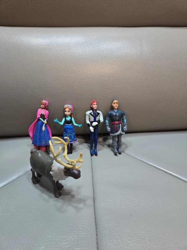 Frozen 4inch Figure Bundle Lot Elsa Kristoff Sven Anna | CDON