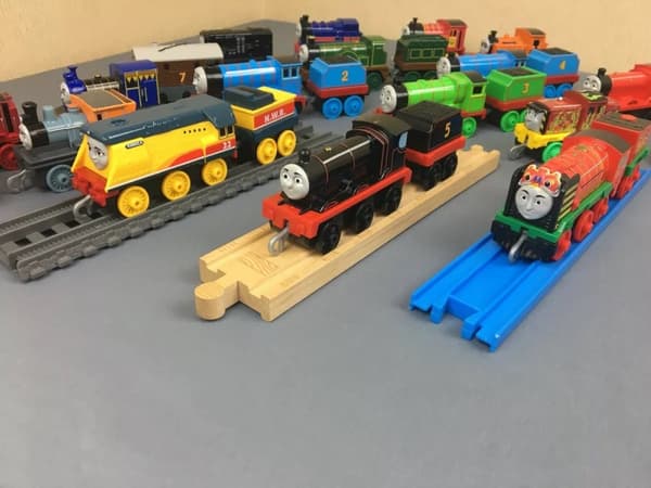 Thomas the Tank Engine Die Cast Push Along Engines with age | CDON
