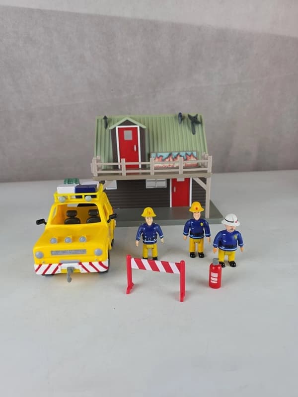 Fireman Sam Mountain Lodge Toy Set, Playset, Yellow Jeep, Figures ...