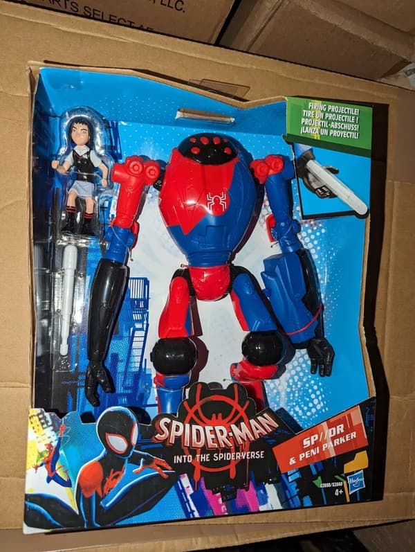 Spider-Man Into The Spider-Verse SP DR Robot & Peni Parker Deluxe ...