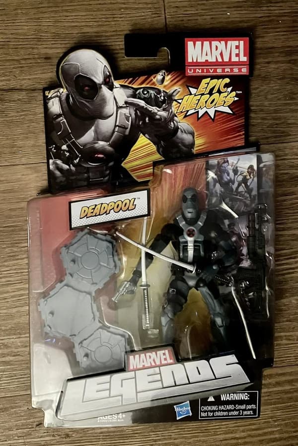 Marvel Legends Epic Heroes Deadpool USA Grey Suit Variant | CDON