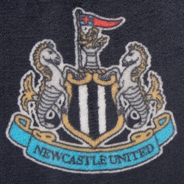 Newcastle United FC Boys Crest Fleece All-Over Print Dressing Gown | CDON