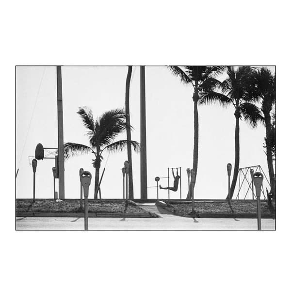 MAGNUM Rene Burri - USA Florida Man Exercising On Beach 1966 Print | CDON