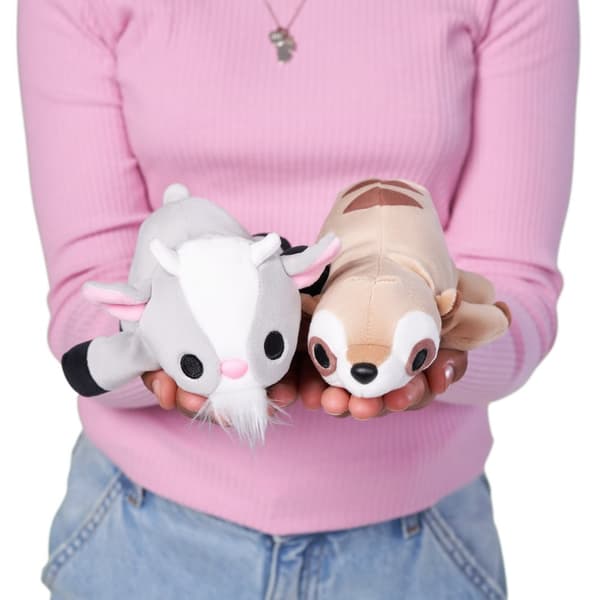 Hug A Lumps Baby Graham Goat | CDON