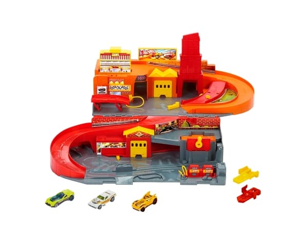 Hot Wheels Hot Ones Sto & Go Playset with 3 Die-Cast Toy Cars in 1:64 Scale & Speed Snap Track ...