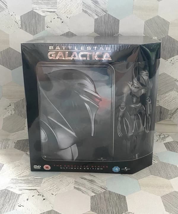Battlestar Galactica The Complete Series Ultimate Edition Cyclon Exclusive - Region 2 Brand New ...