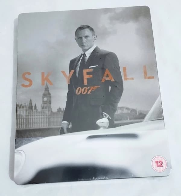 JAMES BOND 007 : SKYFALL BLURAY / DVD STEELBOOK Brand New | CDON