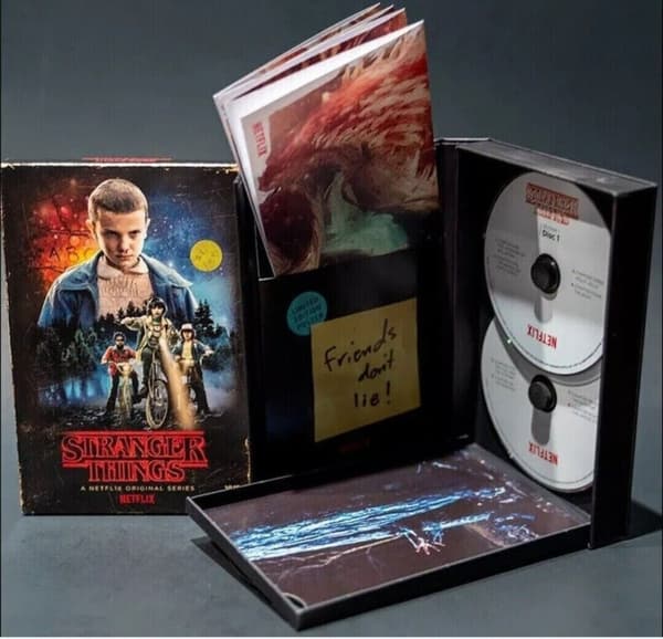 STRANGER THINGS The Complete First Season / Box Set Blu-ray Brand New ...
