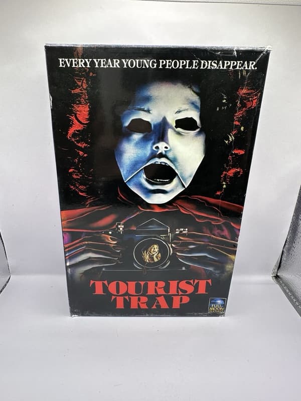 Tourist Trap VHS RETRO BIG BOX COLLECTION Blu-ray (1975) Brand New | CDON